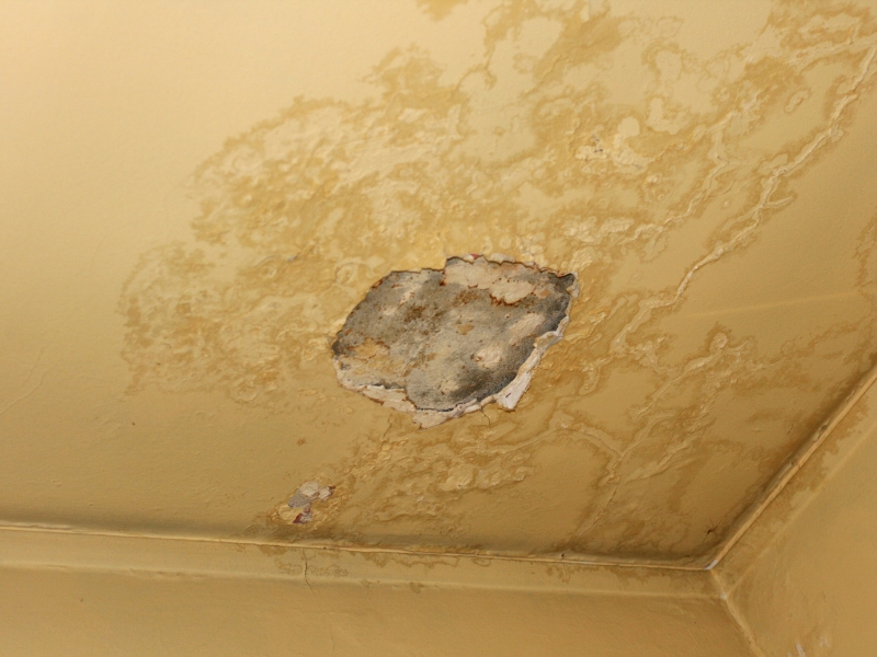 How Poor Ventilation Can Lead to Plaster Cracks